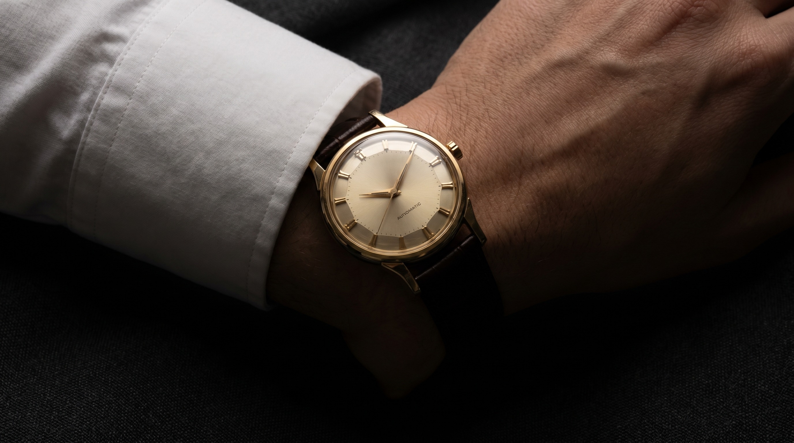 Vintage Gold Omega Constellation: A Collector's Guide | Mozeris Fine ...
